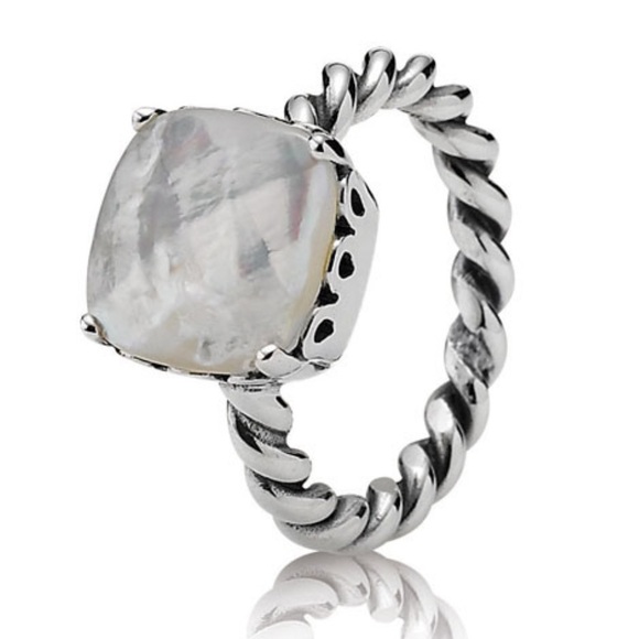 Mother Pearl Pandora Ring